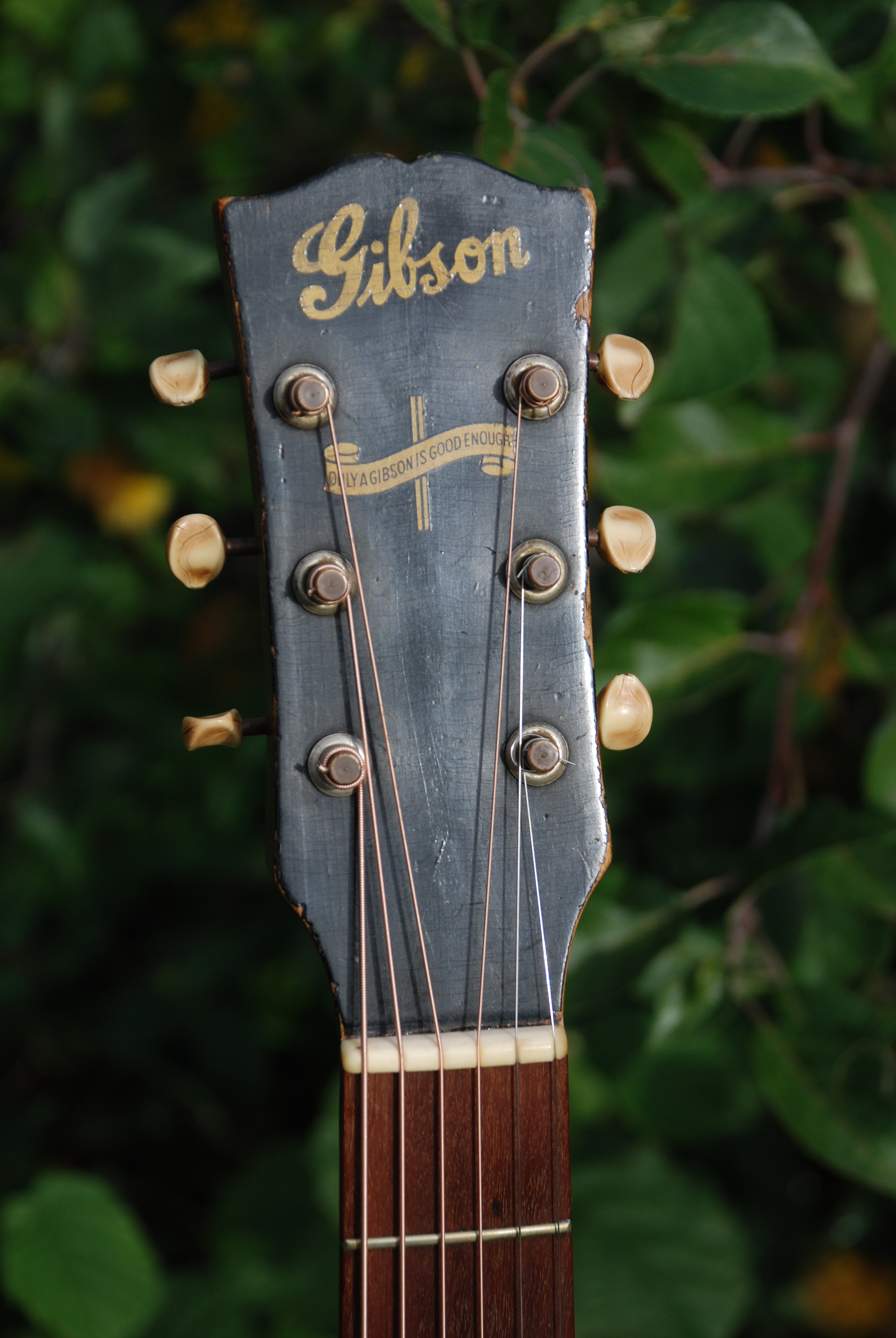 1943 Gibson Banner LG 2 (sold) | Gibson Vintage Guitars
